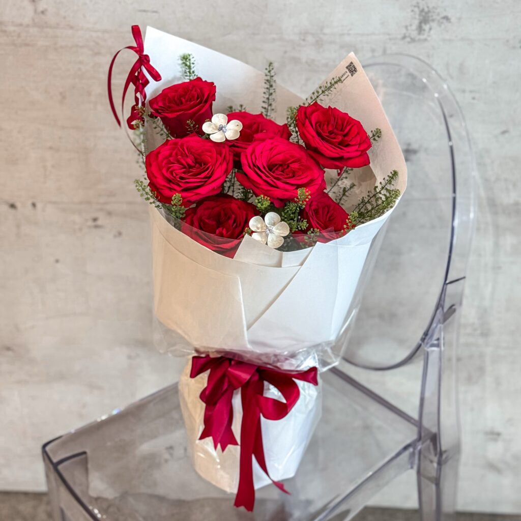 Promises of Love (Fresh Flowers) - Vintage Garden
